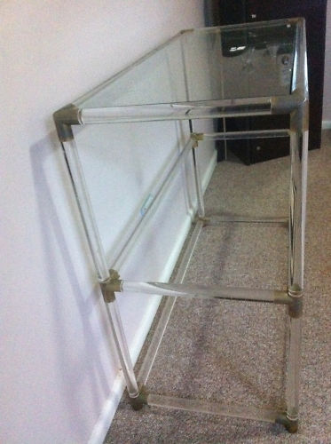 home design living room simple: Eames retro perspex shelves