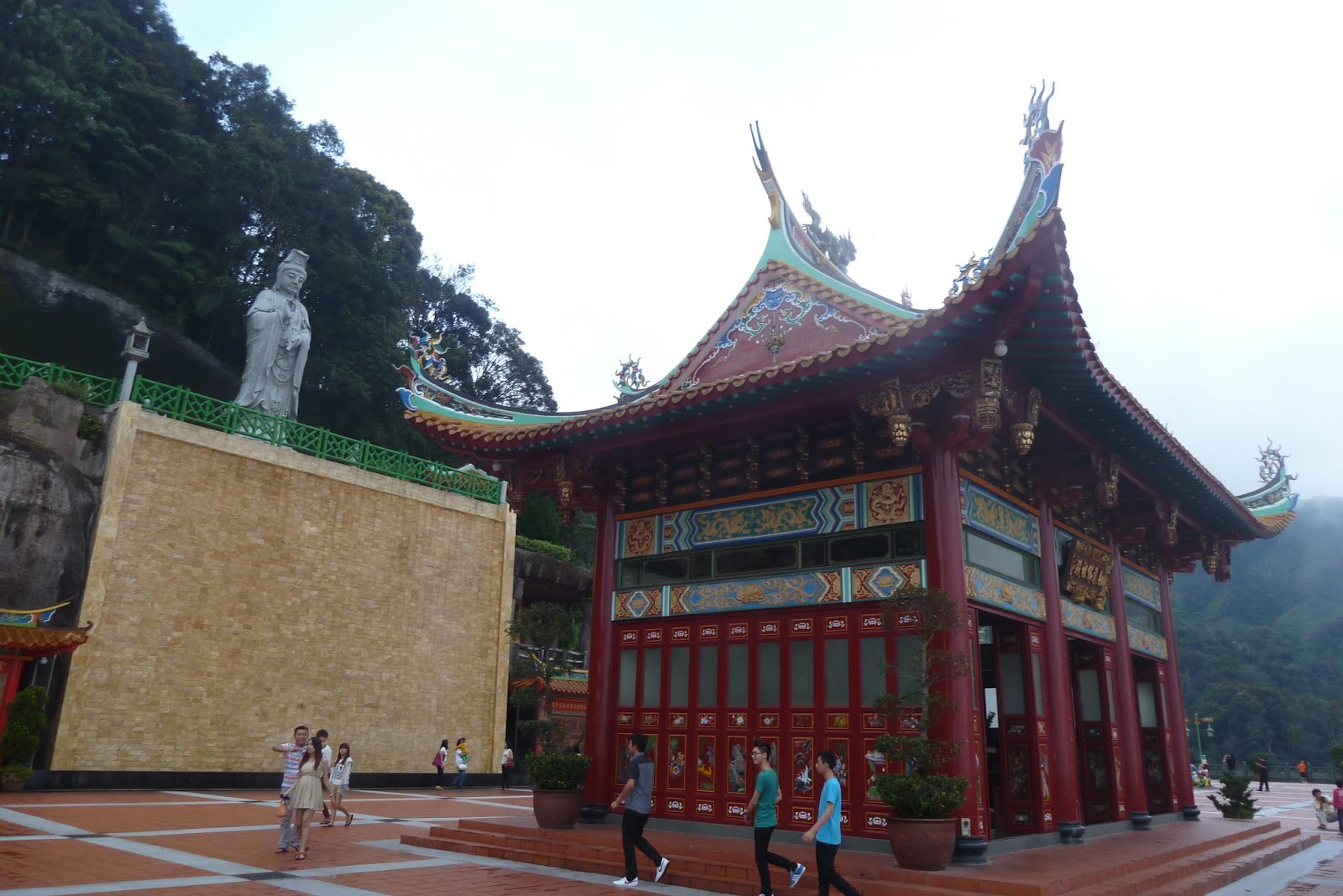 Kee Hua Chee Live!: CHIN SWEE TEMPLE AT RESORTS WORLD GENTING GLOWS ...