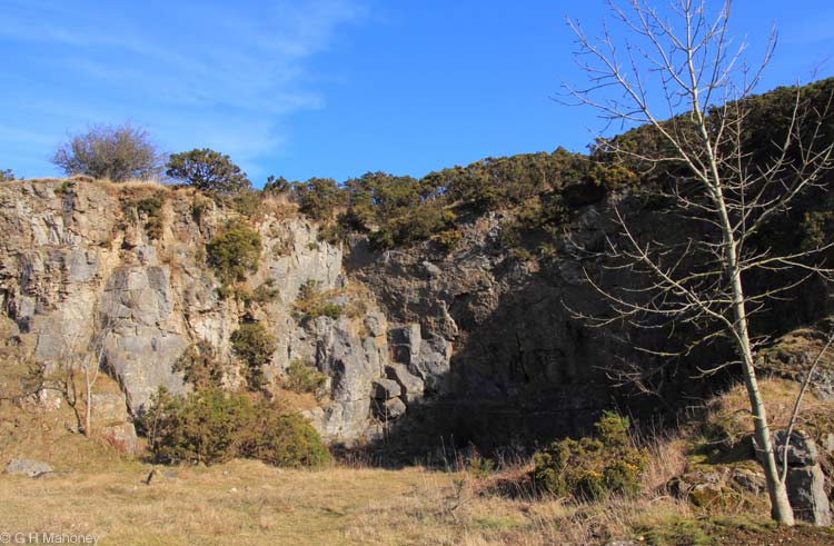 Moorlands and Peak: Minninglow - A Walk