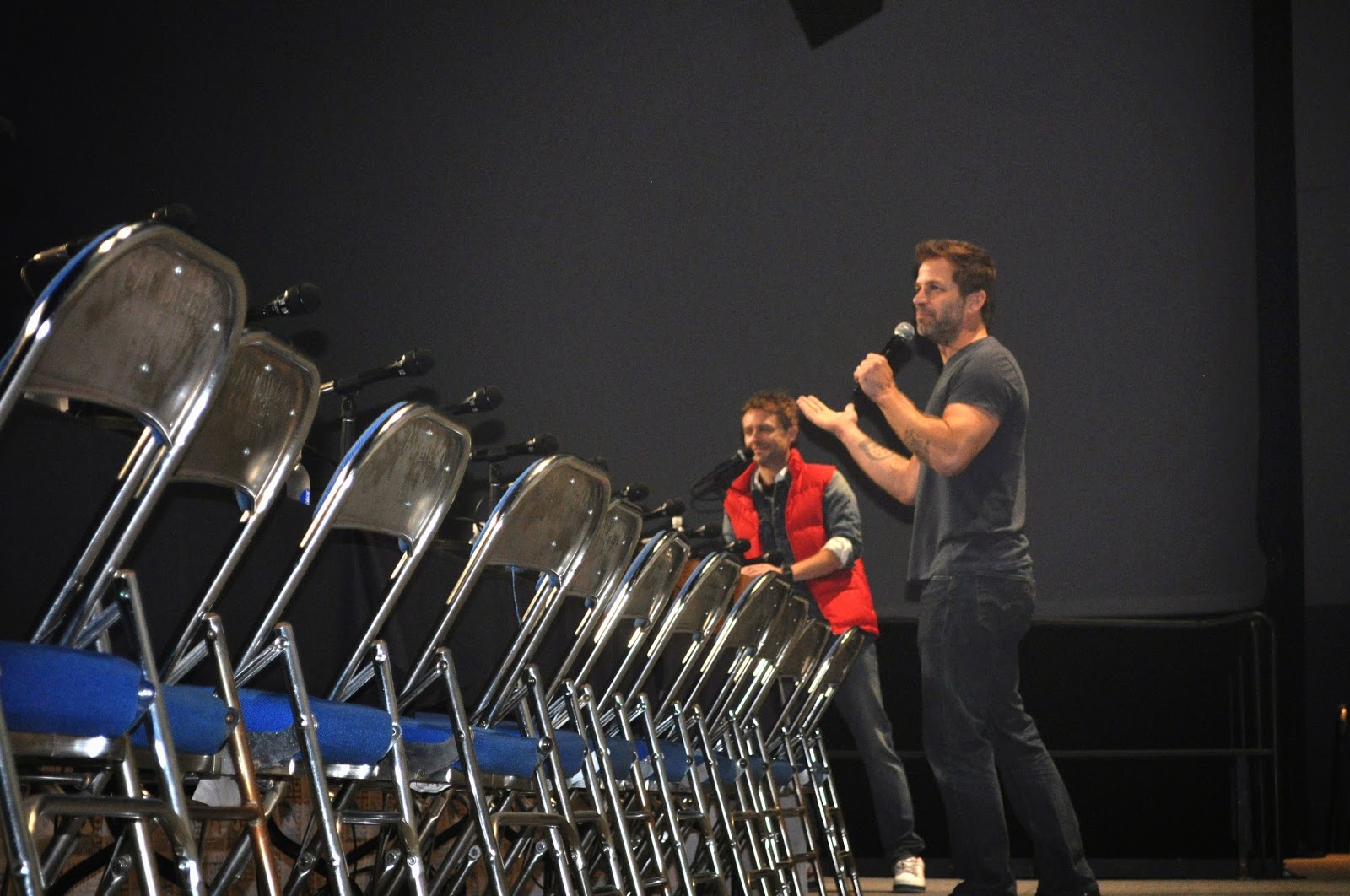 Henry Cavill News: 'Batman v Superman' At Comic-Con: Exclusive Coverage