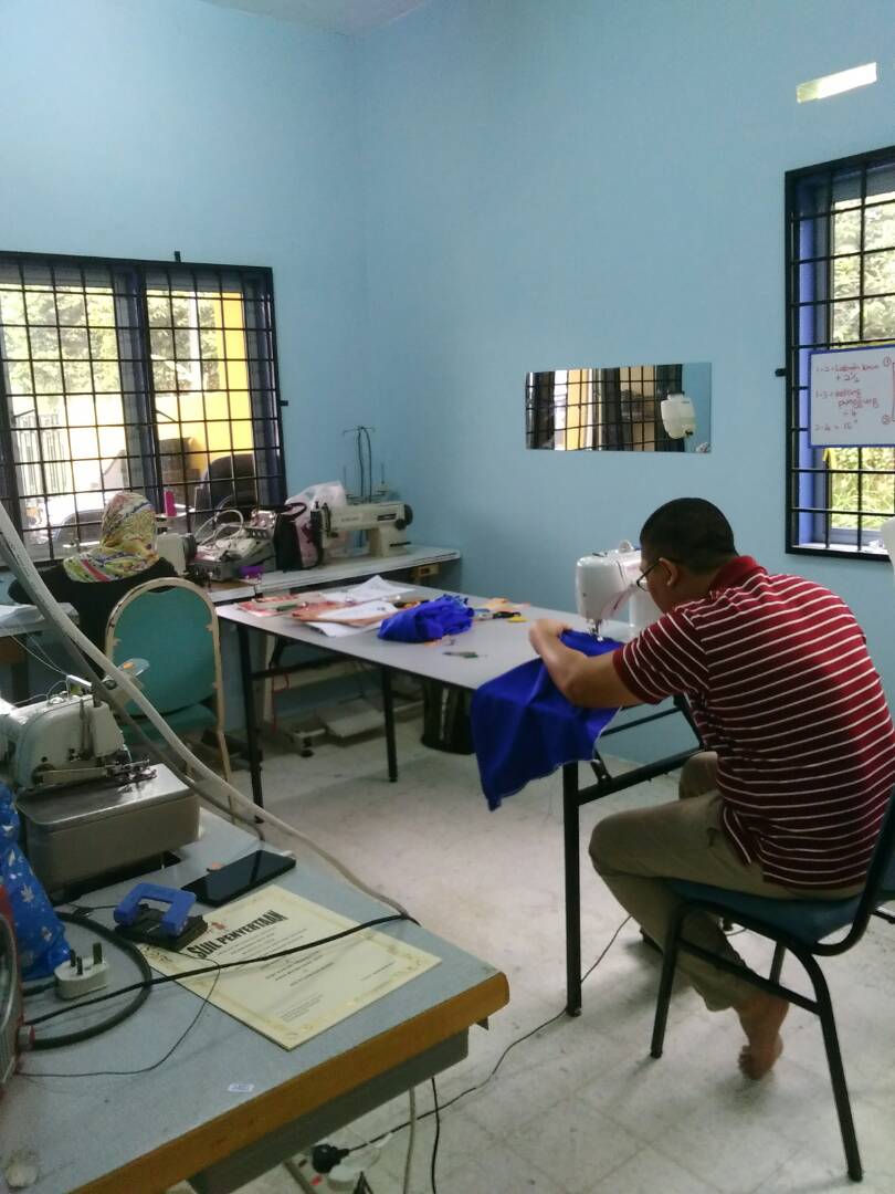 KELAS JAHITAN PAKAIAN