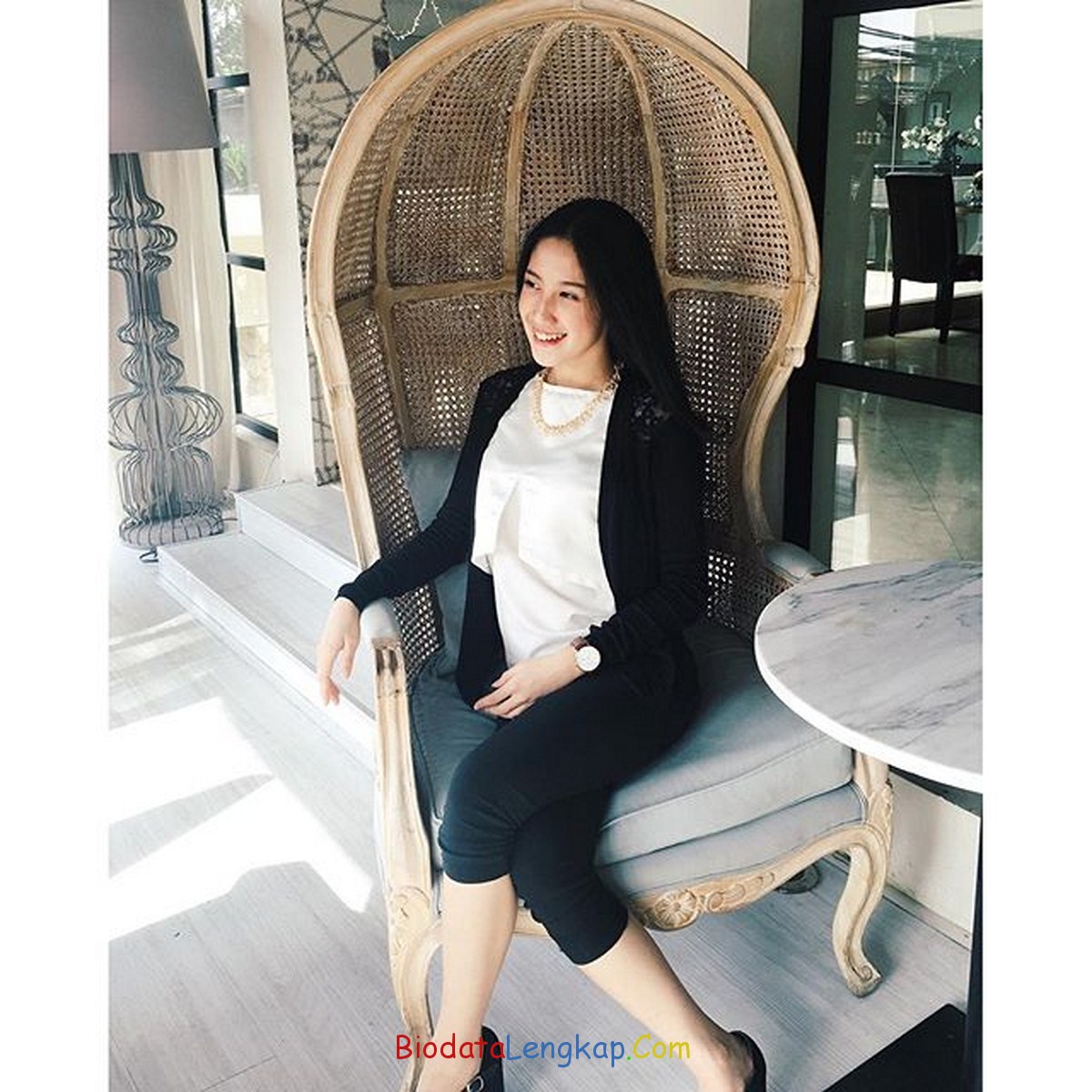 Foto Dan Biodata Lengkap Tamara Tyasmara