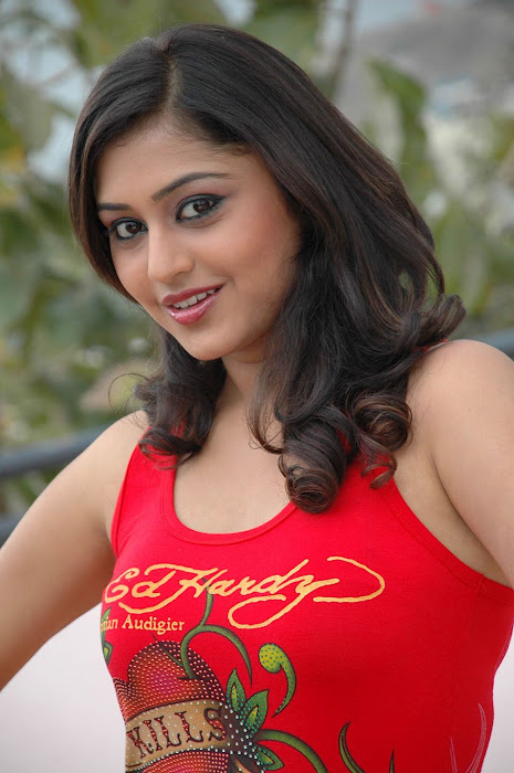 Actress Yagna Shetty in Movie Ramya Barna Panchamrutha | Spicy Pics Gallery