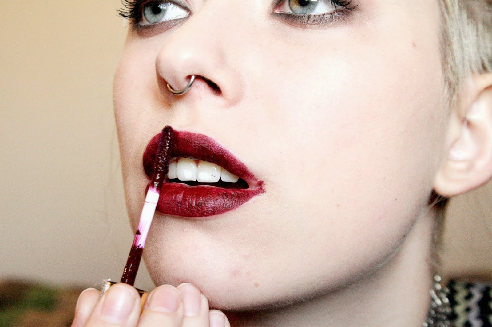 punk-puke: Dark Brows Dark Eyes Dark Lips Makeup Tutorial