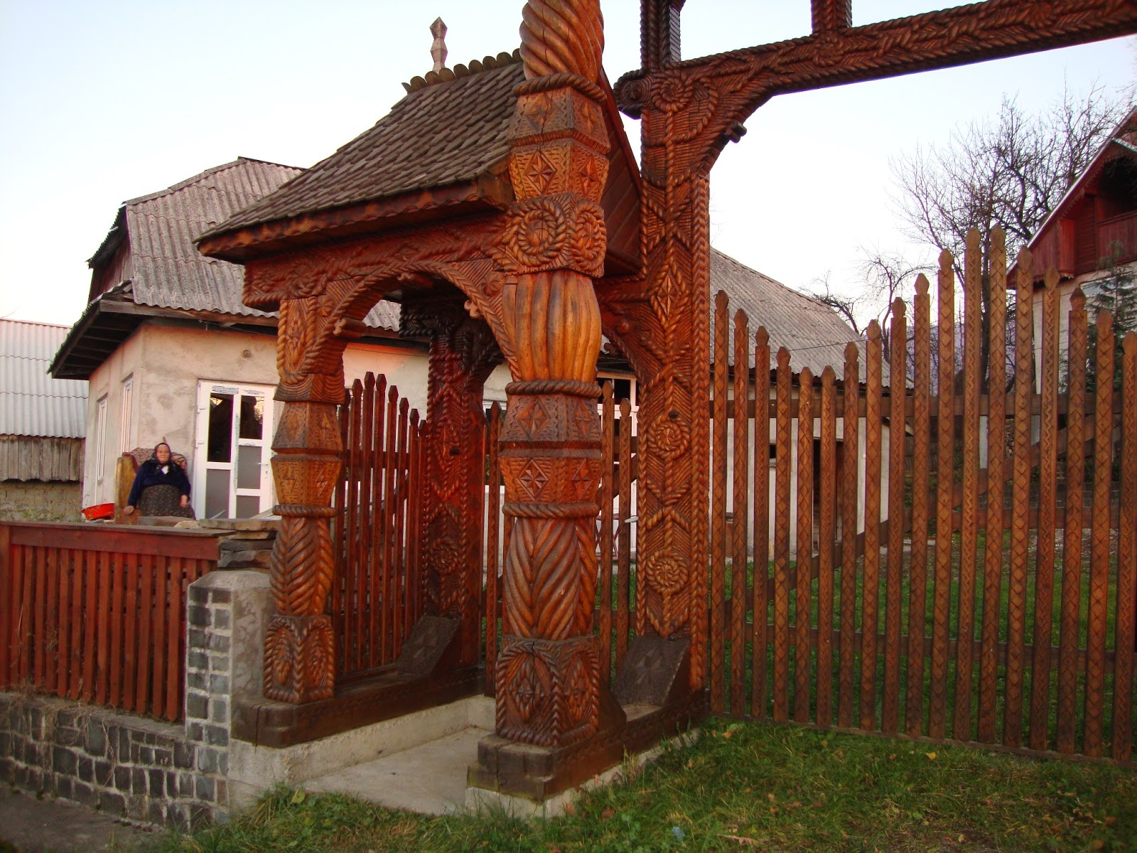 TUDOR PHOTO BLOG: Maramures,Romania - Noile Porti Maramuresene