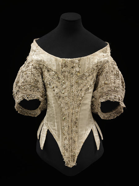 Isis' Wardrobe: 17th century stays and boned bodices, part 2