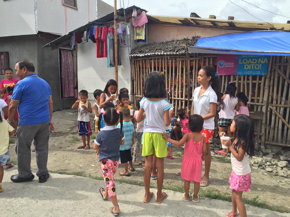 Barangay Manuyo Dos: Feeding Program 2016