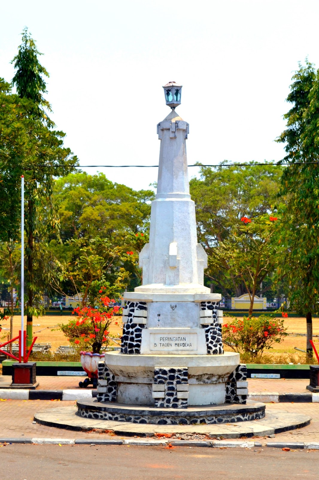 Ketika Dunia Beku: Tugu Peringatan 5 Tahoen Merdeka