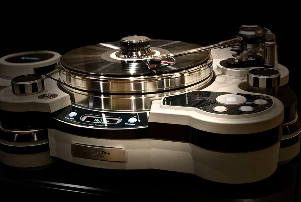 TECHDAS AF1 PREMIUM TURNTABLE – M & S | Ultimate High-Fidelity