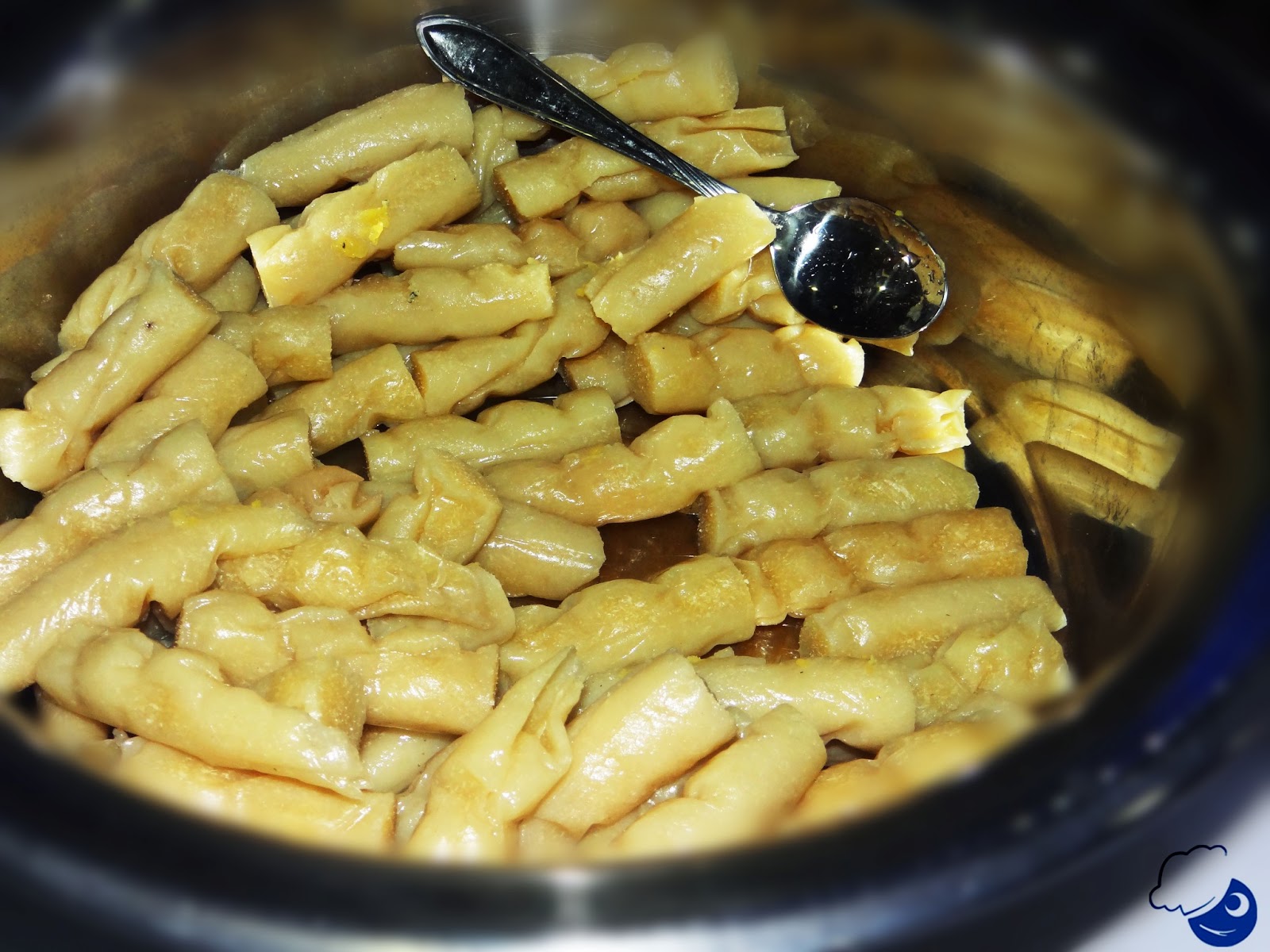 Le BOBÔLÔ ou Bâtonnet de manioc | Afrocuisine