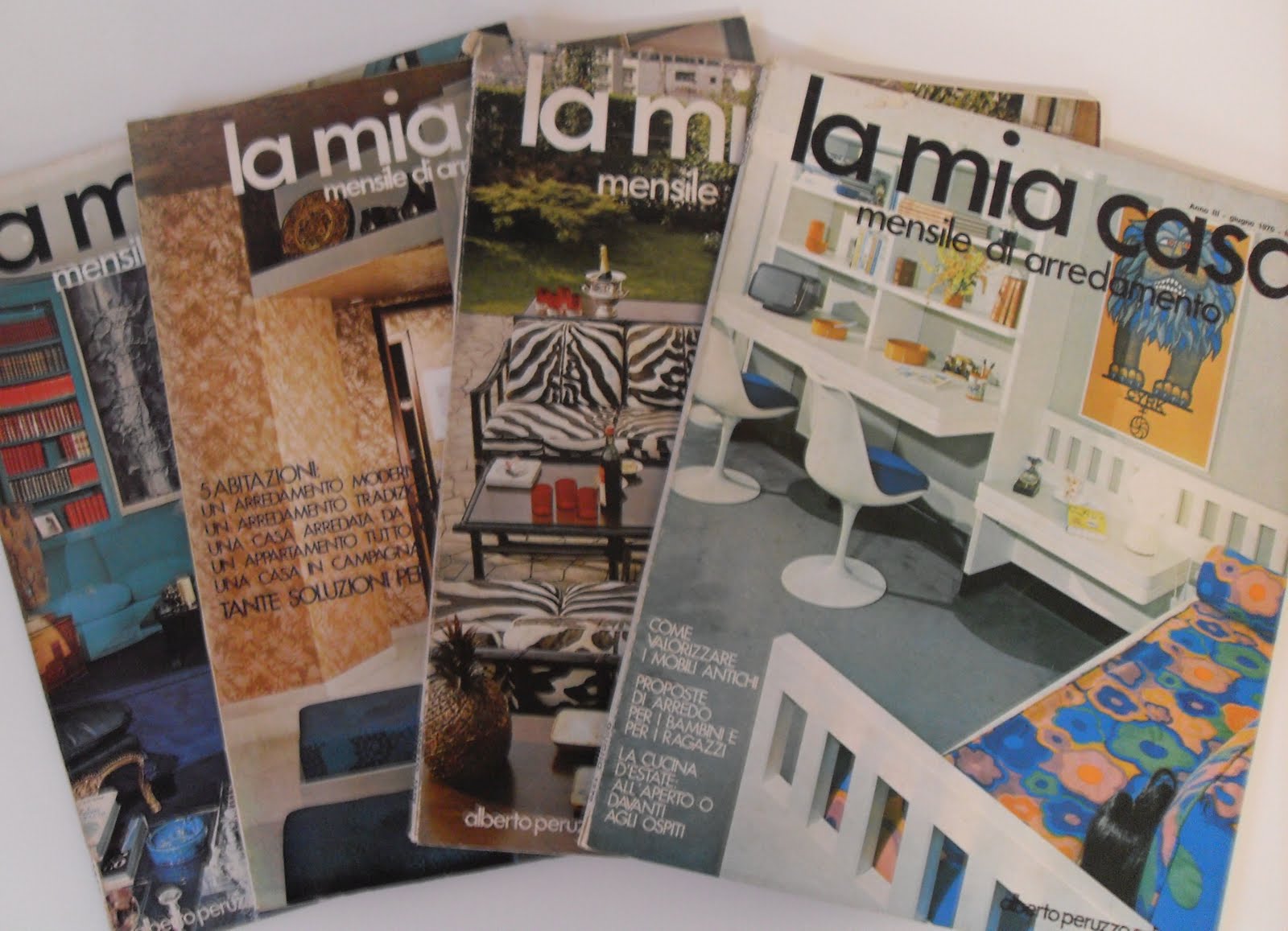 Hung Up On Retro: La Mia Casa Magazines