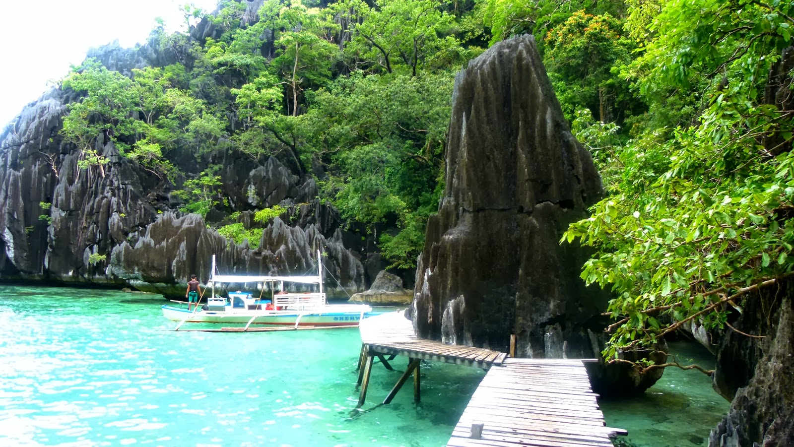THE LAKES OF CORON, PALAWAN: KAYANGAN AND BARRACUDA - Lakwatserong Tsinelas