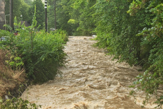 Jim's Loire: Kingussie: more photos of the flooding