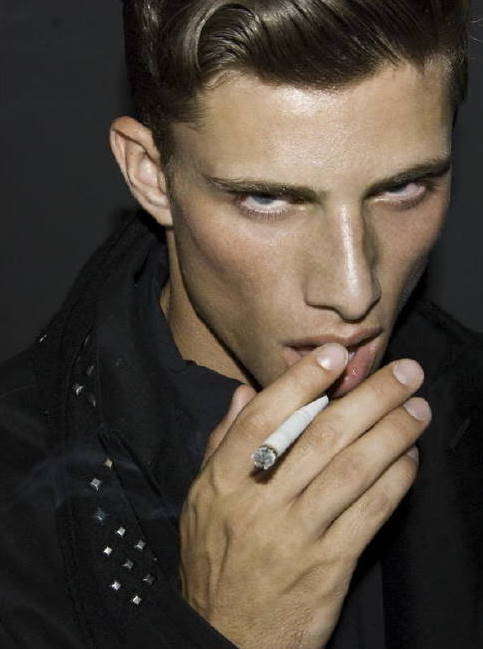 L'Homme du Jour: BARRETT PALL