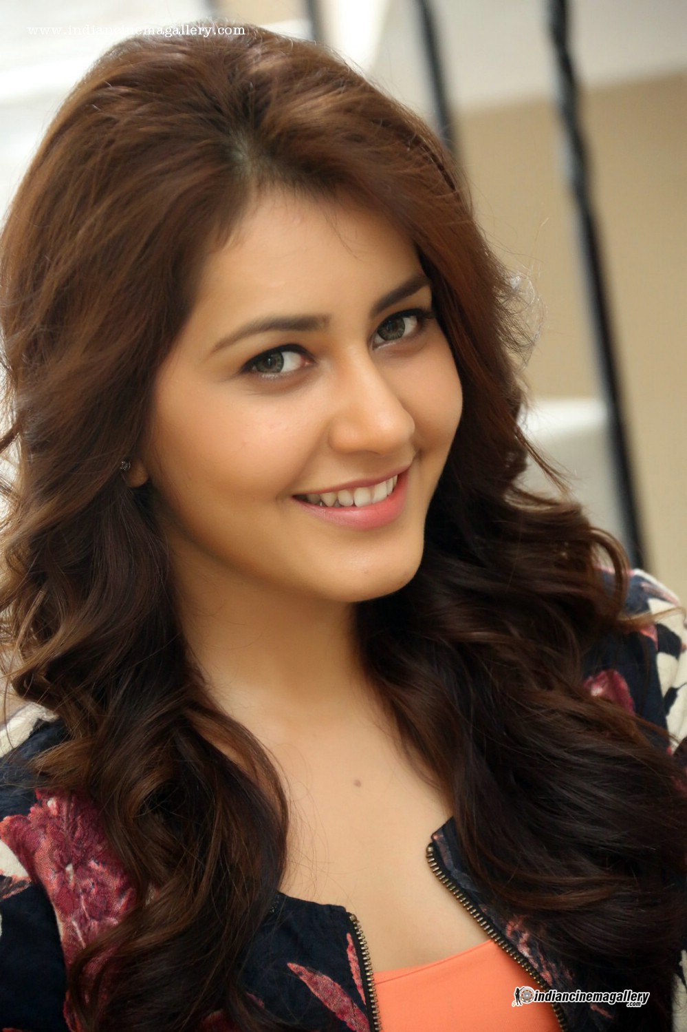 Rashi Khanna Photo Gallery: Rashi Khanna october 2014 stills