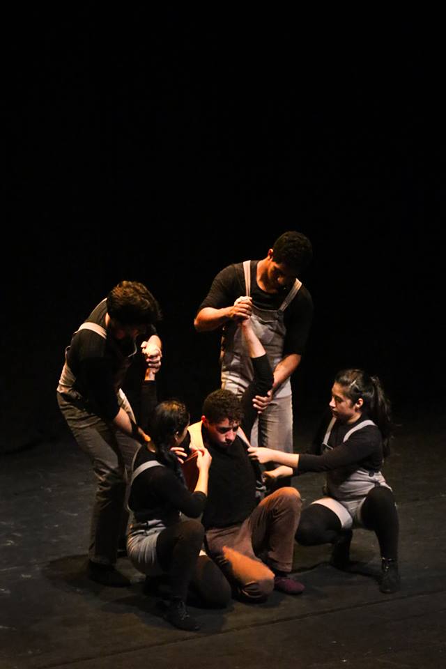 OFICIO CRÍTICO: Crítica: CONTRACORRIENTE