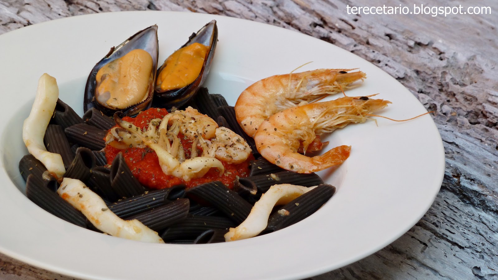 TERECETARIO: MACARRONES AL NERO DI SEPIA