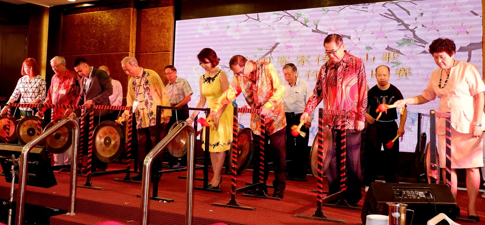 KINTA CHRONICLES: Traditional Hakka Songs Delight Members