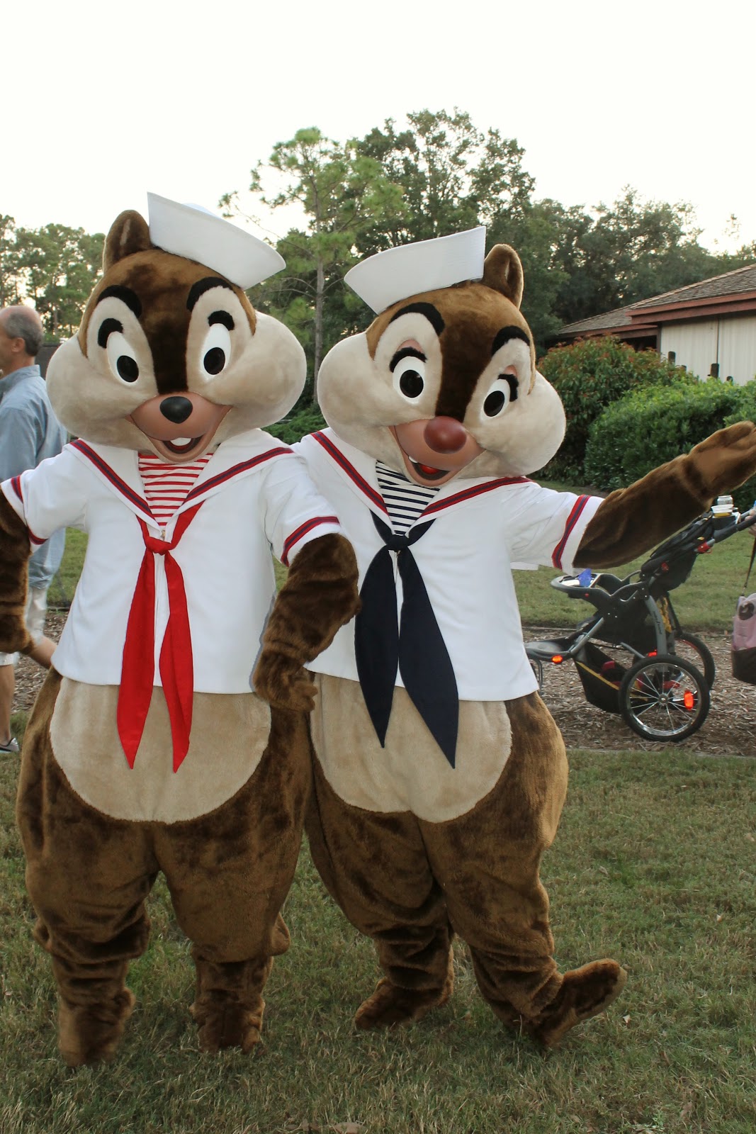 Unofficial Disney Character Hunting Guide: Halloween at the Walt Disney ...