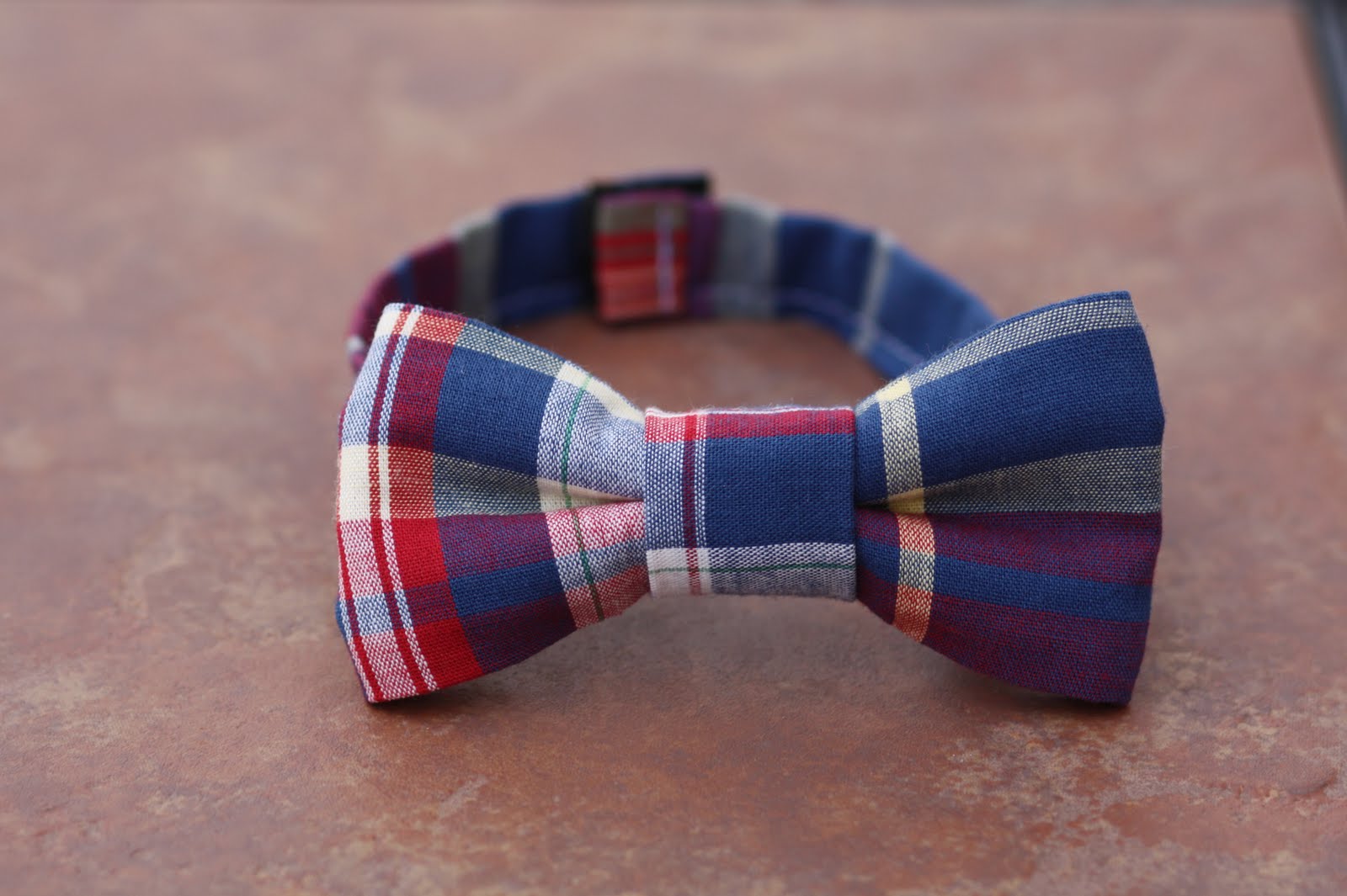 A Crafty Escape: Holiday Bow Tie