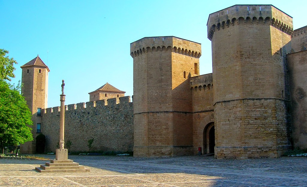 Viajes en Autocaravana con Anthercas: Cataluña Medieval