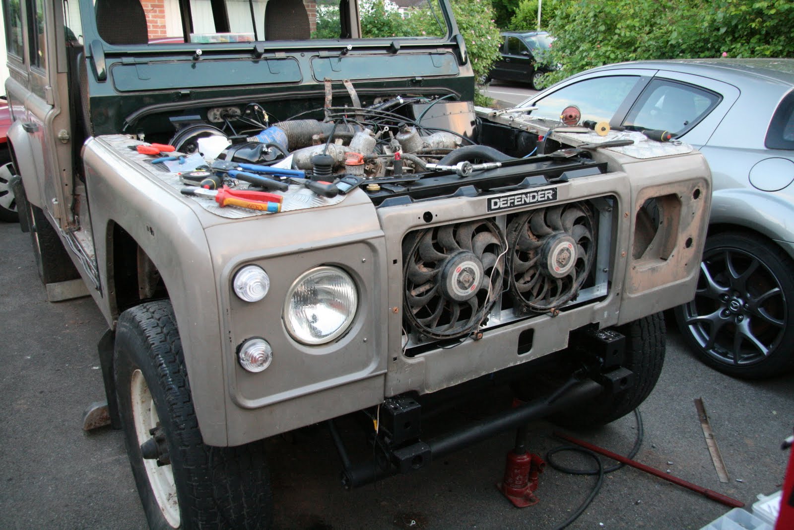 Defender 110 3.5L V8 1991: Bulkhead swap nearly finished