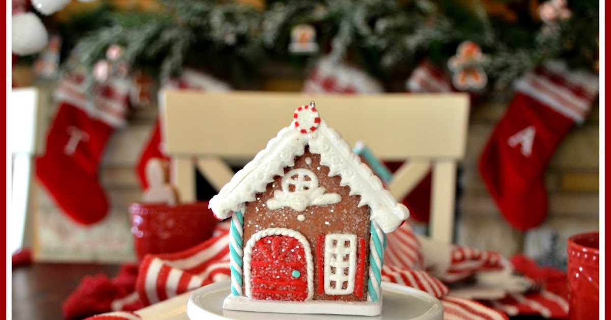 Peace Love and Gingerbread Tablescape - Corner of Plaid and Paisley