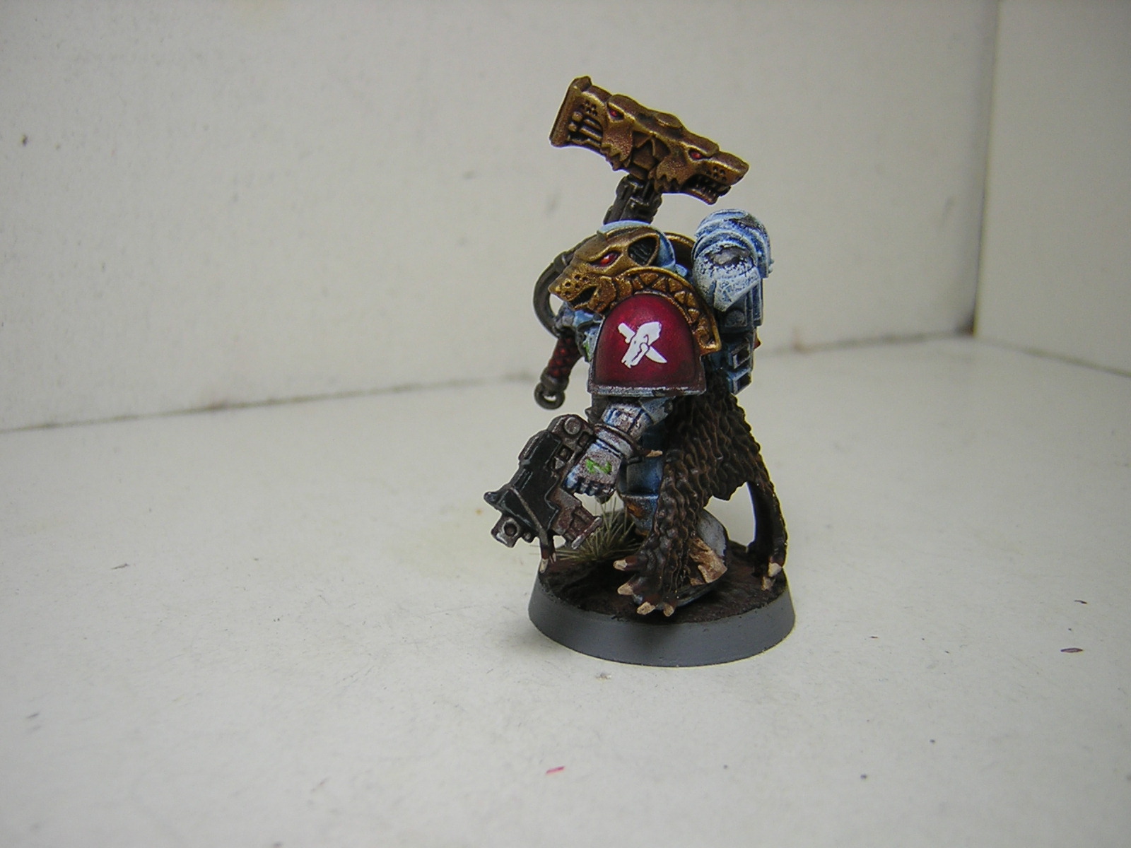Warhammer 40k Orks (and more): First completed Space Wolf - Rune Priest
