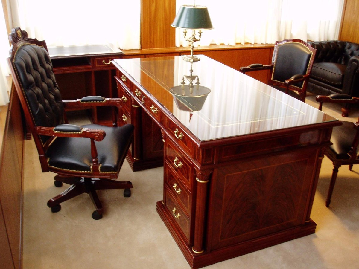 Blog Decoração de Interiores: Moveis Clássicos em Madeira Maciça