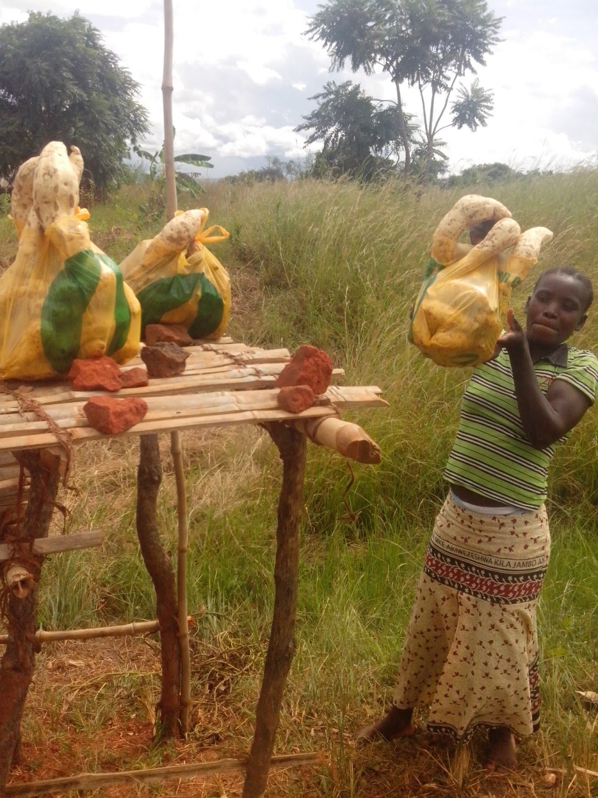 Gerson Msigwa: Huu ni Msimu wa viazi vitamu Songea. Rambo moja buku ...