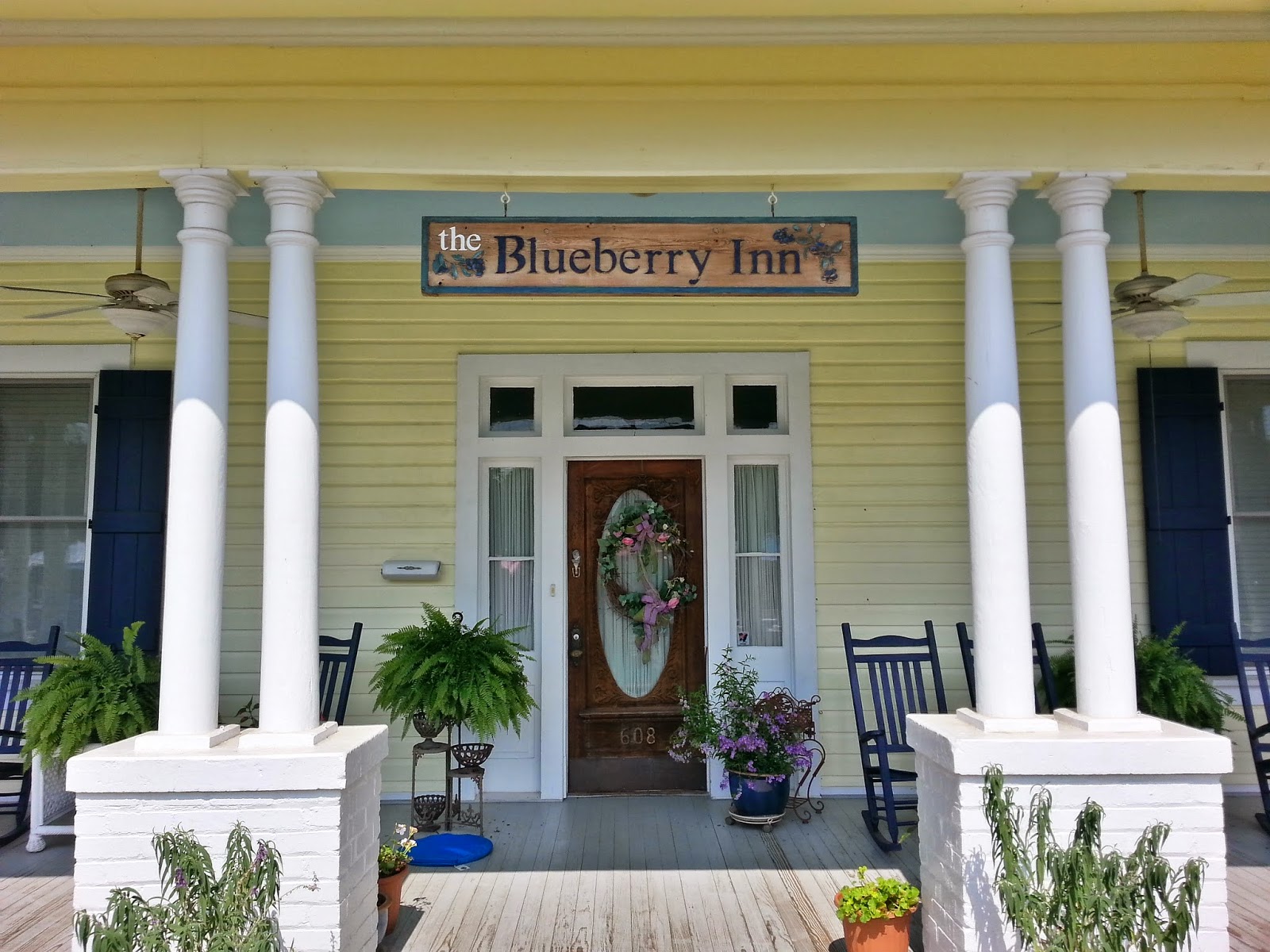 Mississippi Travels: The Blueberry Inn (5 Stars)