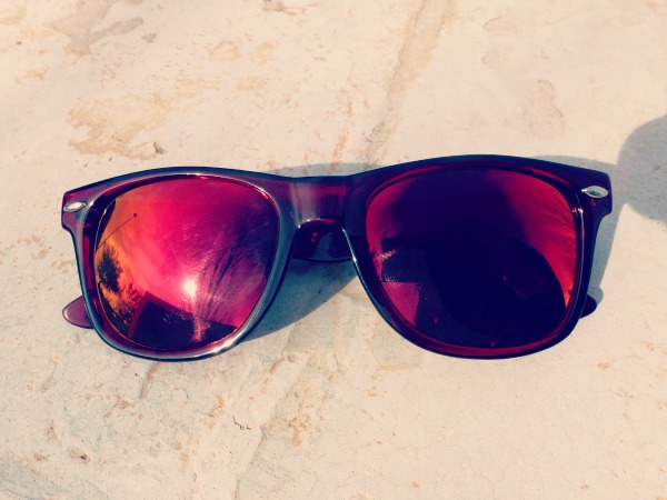 MIS SUPER GAFAS ROJAS