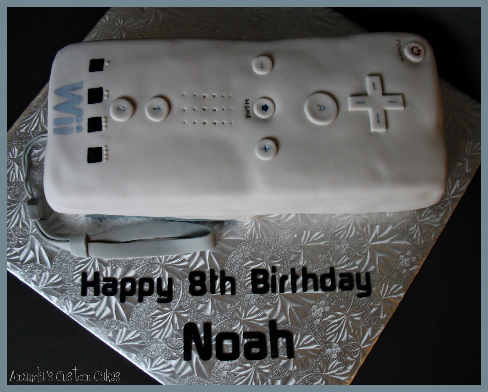 Amanda's Custom Cakes: Wii Remote Cake