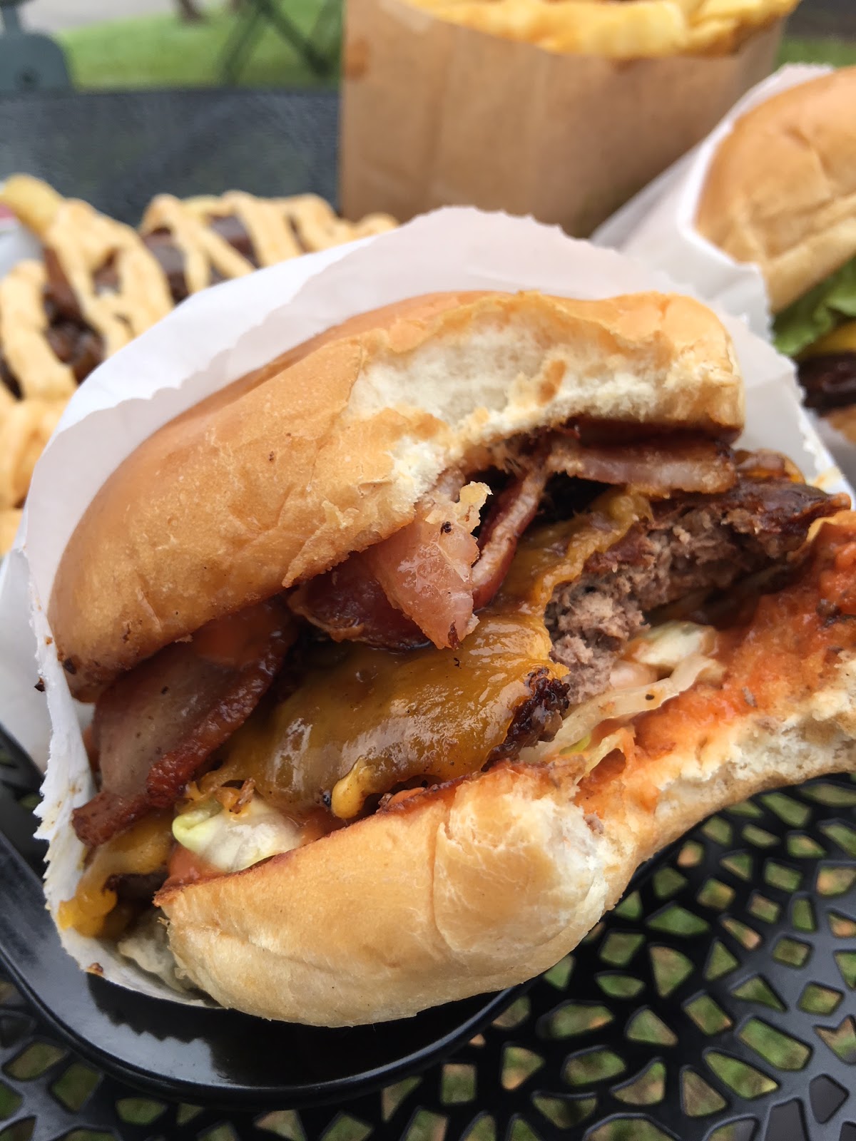 Hawaii Mom Blog: Chubbies Burgers