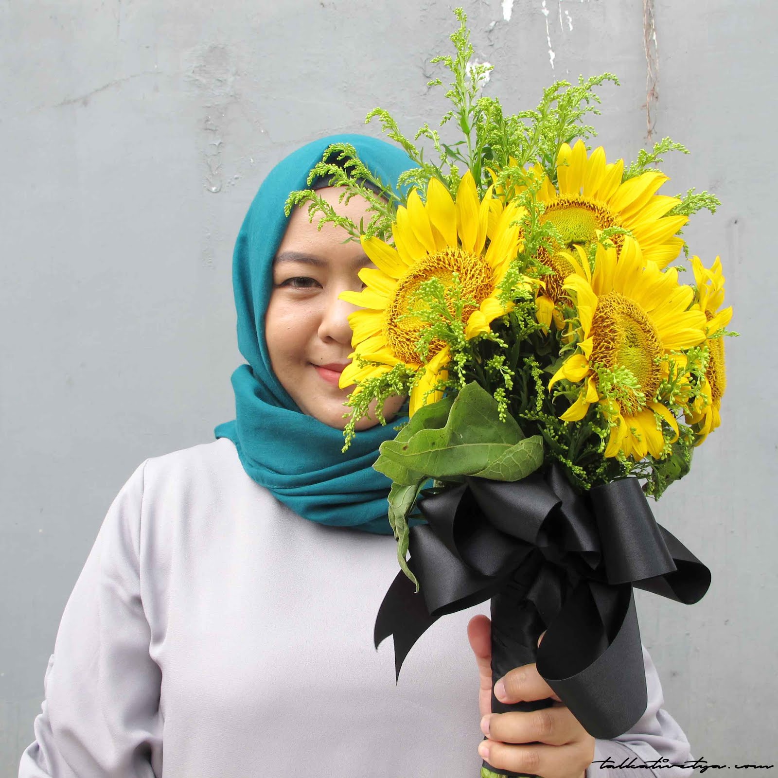 Tampil Secantik Bunga dengan Tips Fashion berikut ini! - Talkative Tya