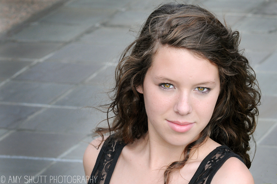 AMY SHUTT PHOTOGRAPHY: Hannah and Katie Sneak Peek