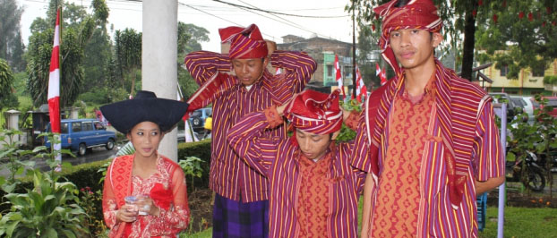 Etnik Dan Budaya Indonesia: Indahnya Tari Landek Tanah Karo Simalem