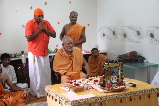 Pramukhswami Maharaj: Kothari bapa did Pu.BAPA's Pooja