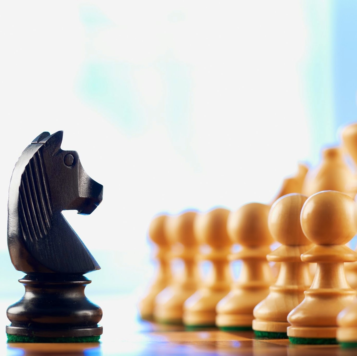 Cursuri de Sah - Lectii de Sah - Carti de Sah - Jocuri de Sah