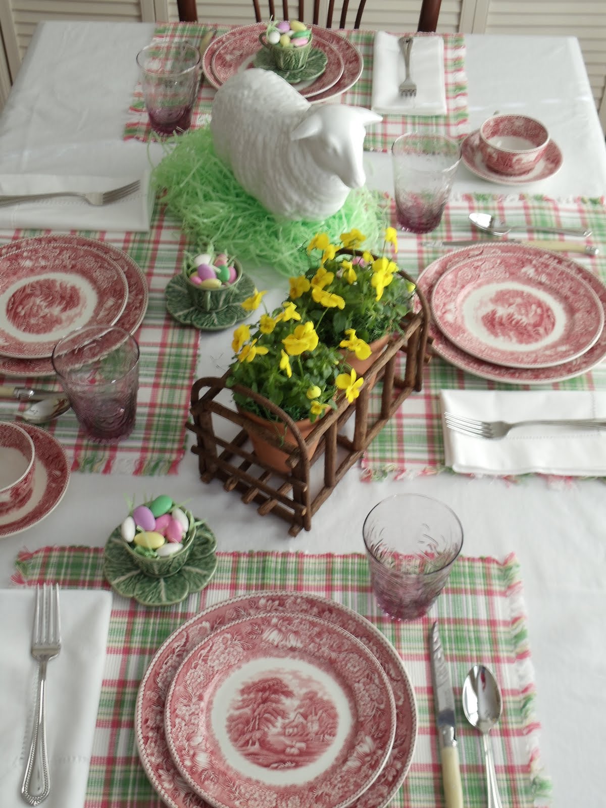 Upstairs Downstairs: Spring Tablescape