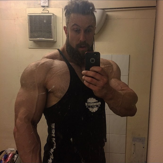 Muscle Lover: British giant bodybuilder Josh Maley