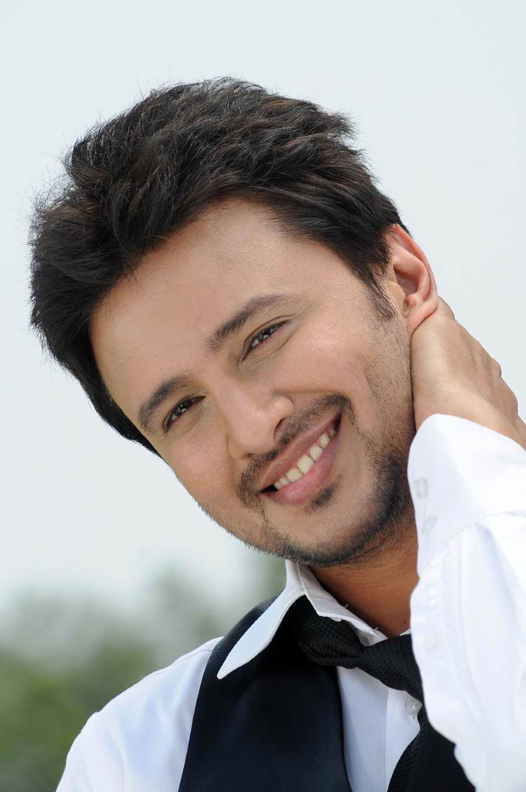 tollywoodtv: Raja Latest Stills