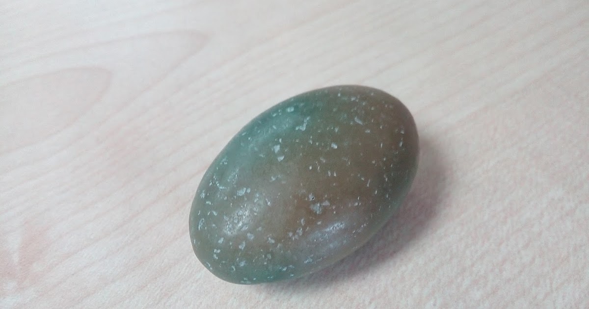 Tesis Aura: Batu Geliga Ular RAW (RM120.00)