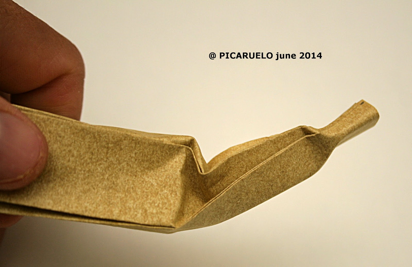 Picaruelo's origami: THE SAXOPHONE