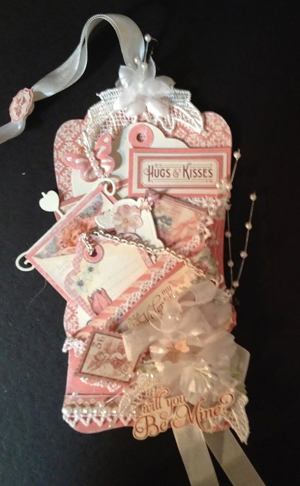 How to make tag pockets on and for tags | annes papercreations | Bloglovin’