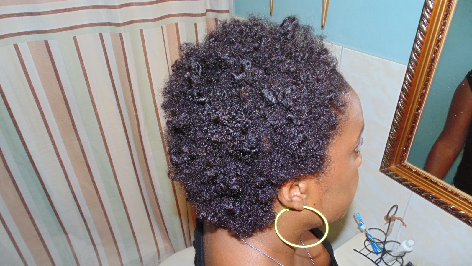 Miss Berry: Bantu Knots on Tiny Afro