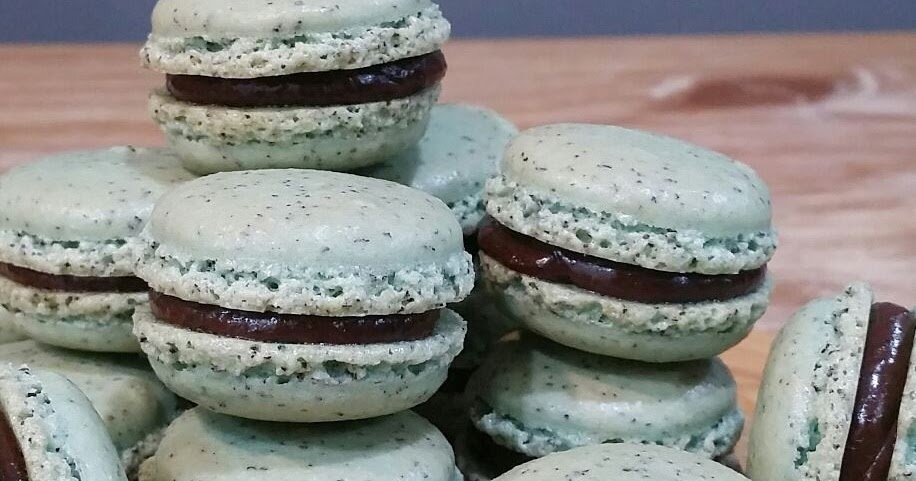 The Baking Biatch || by Cynthia Lim: Earl Grey Macarons (Chocolate ...