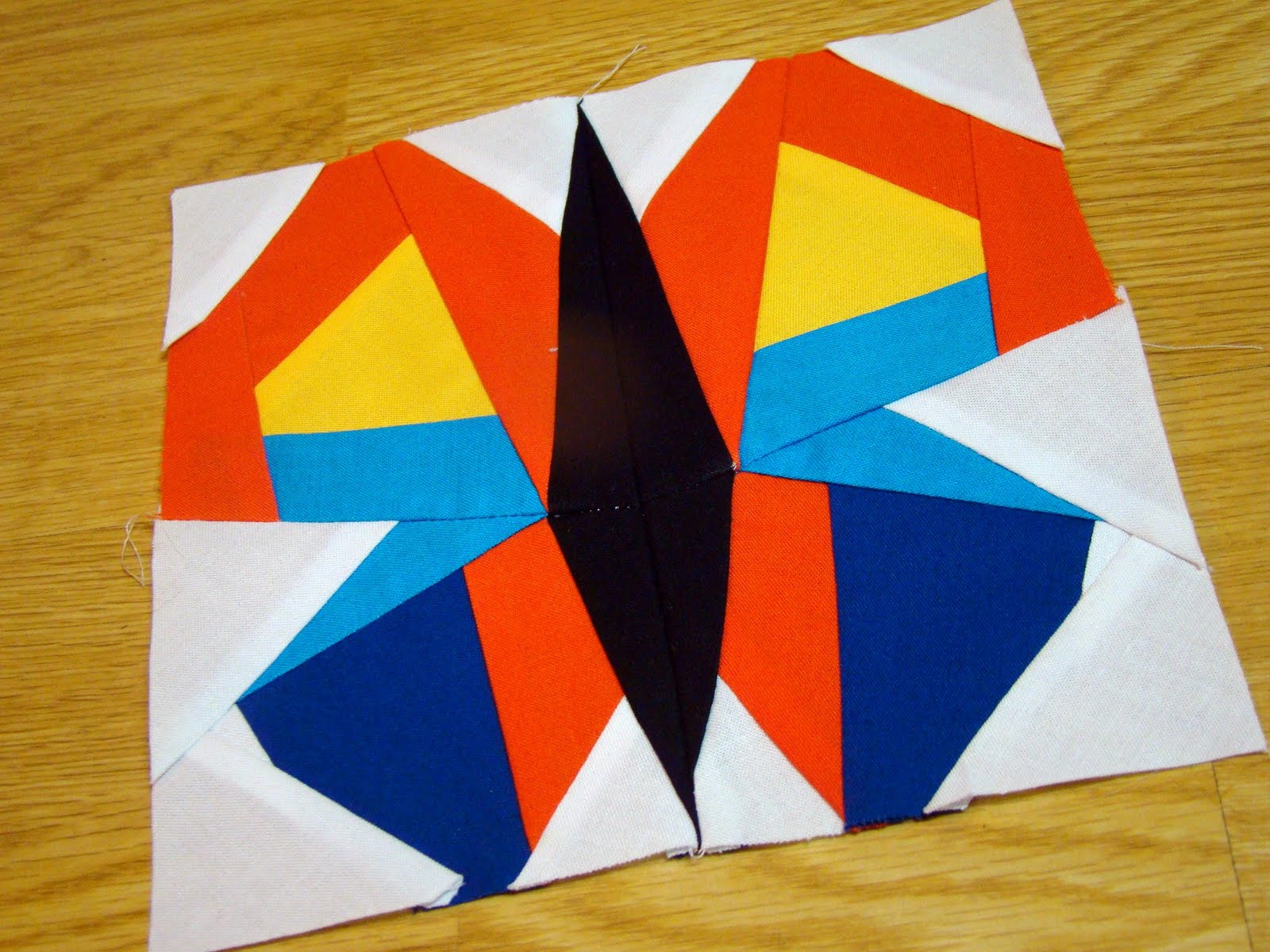 SewCraftyJess: April Bee Blocks