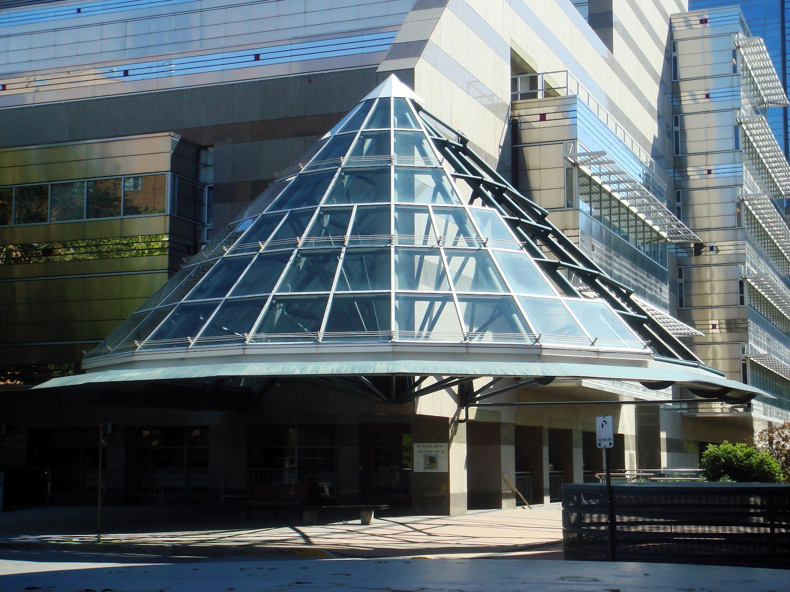 ZeroOne Visuals and Photo: Toronto Mel Lastman Square