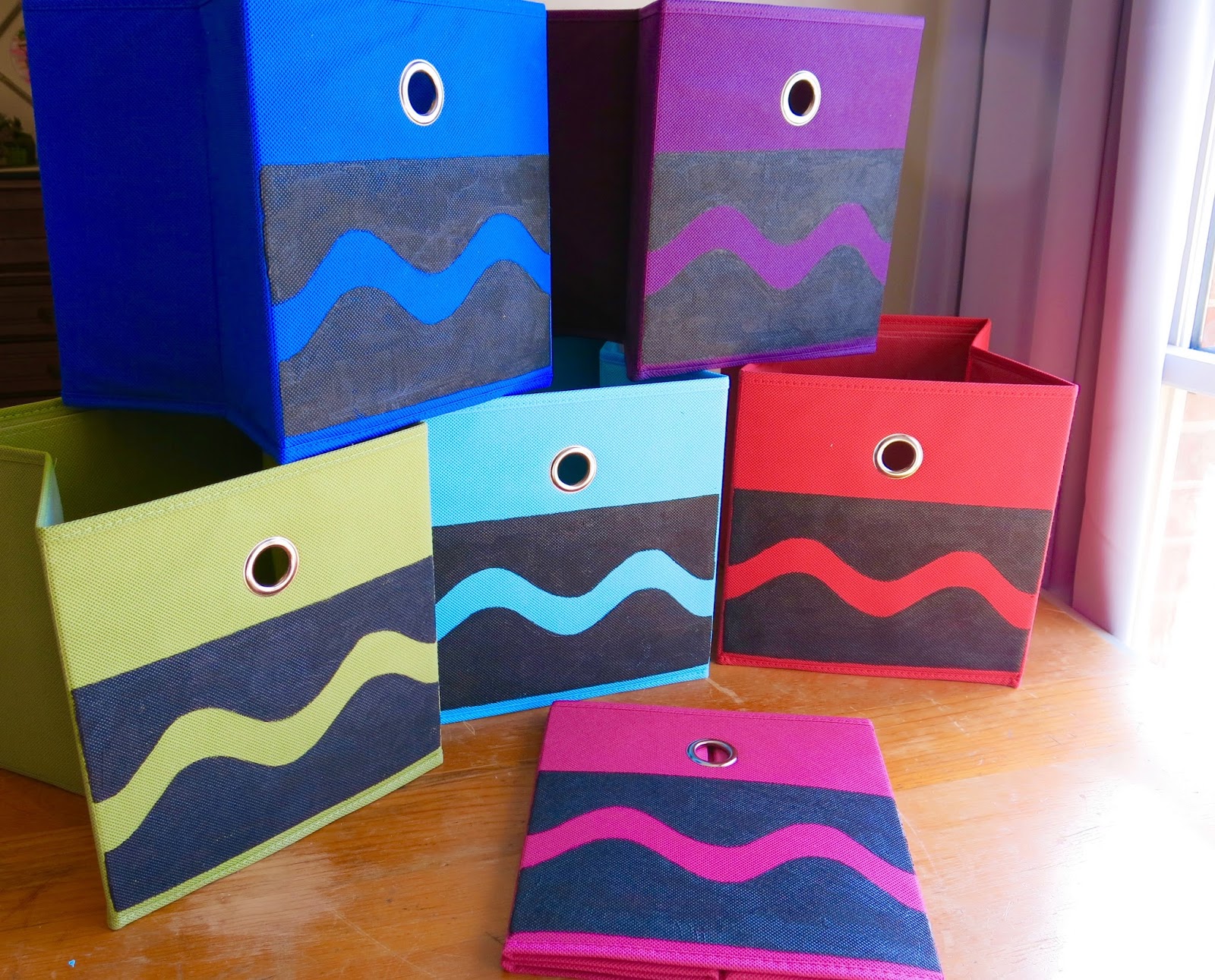 Cassie Stephens: DIY: Do it Yourself Crayola Bins!